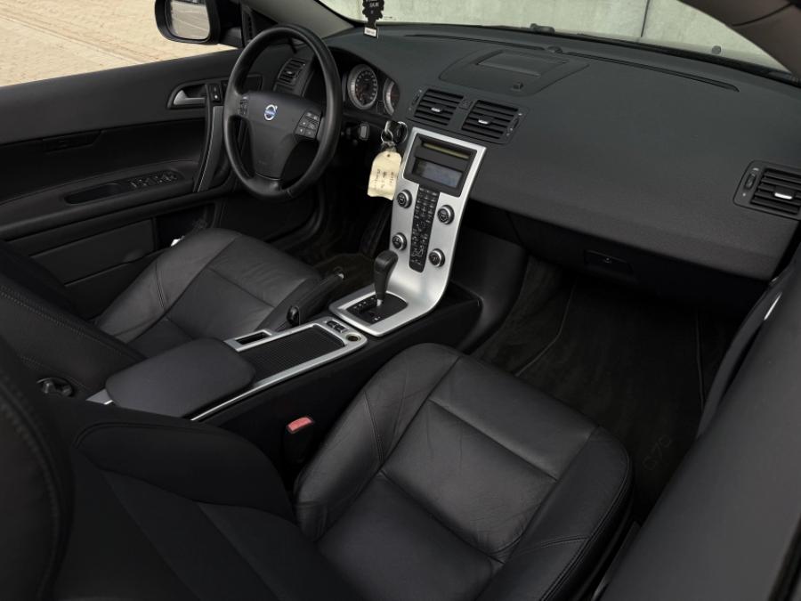 Black Volvo C70 2011 in Riga, with an engine capacity of 2.00 L and mileage of 269 thousand km for 7290 €, photo 11 on AUTOMOTO.COM.LV
