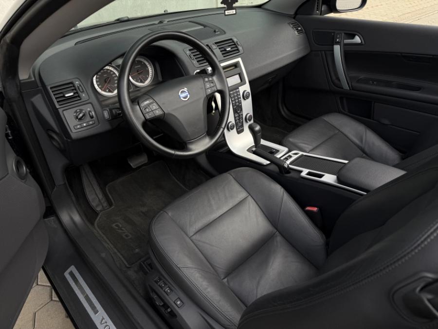 Black Volvo C70 2011 in Riga, with an engine capacity of 2.00 L and mileage of 269 thousand km for 7290 €, photo 12 on AUTOMOTO.COM.LV