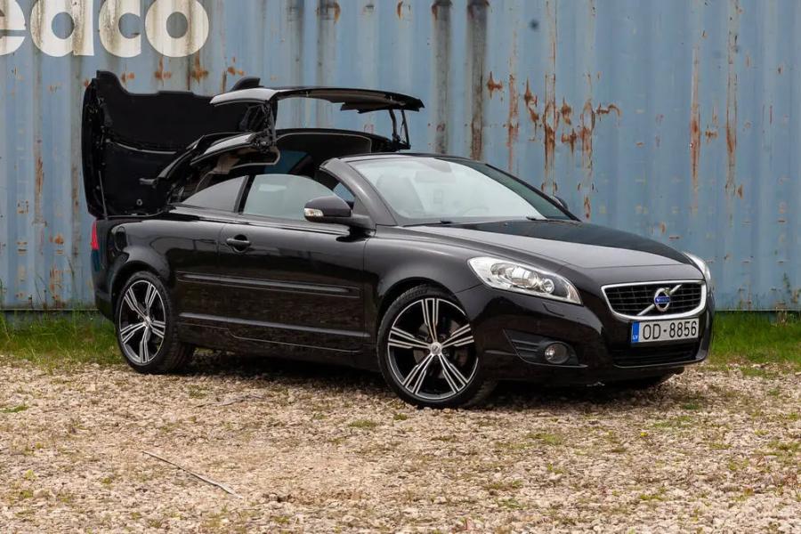 Melns Volvo C70 2011 Rīga, ar dzinēja tilpumu 2.00 L un nobraukumu 264 tūkst. km par 8995 €, foto 3 vietnē AUTOMOTO.COM.LV