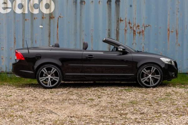 Melns Volvo C70 2011 Rīga, ar dzinēja tilpumu 2.00 L un nobraukumu 264 tūkst. km par 8995 €, foto 4 vietnē AUTOMOTO.COM.LV