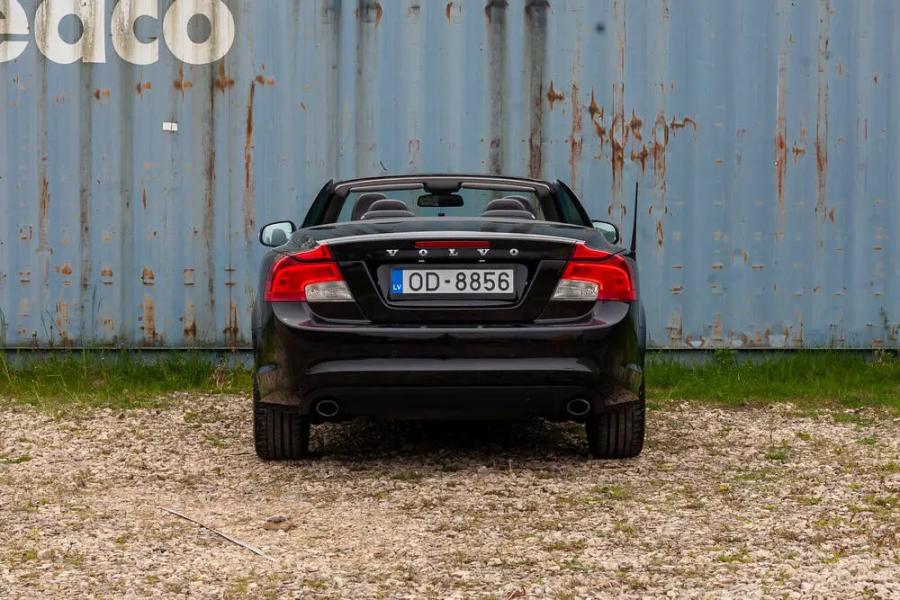 Melns Volvo C70 2011 Rīga, ar dzinēja tilpumu 2.00 L un nobraukumu 264 tūkst. km par 8995 €, foto 11 vietnē AUTOMOTO.COM.LV