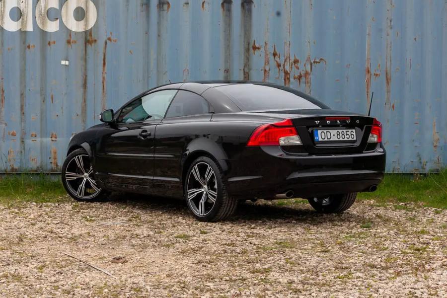 Melns Volvo C70 2011 Rīga, ar dzinēja tilpumu 2.00 L un nobraukumu 264 tūkst. km par 8995 €, foto 14 vietnē AUTOMOTO.COM.LV