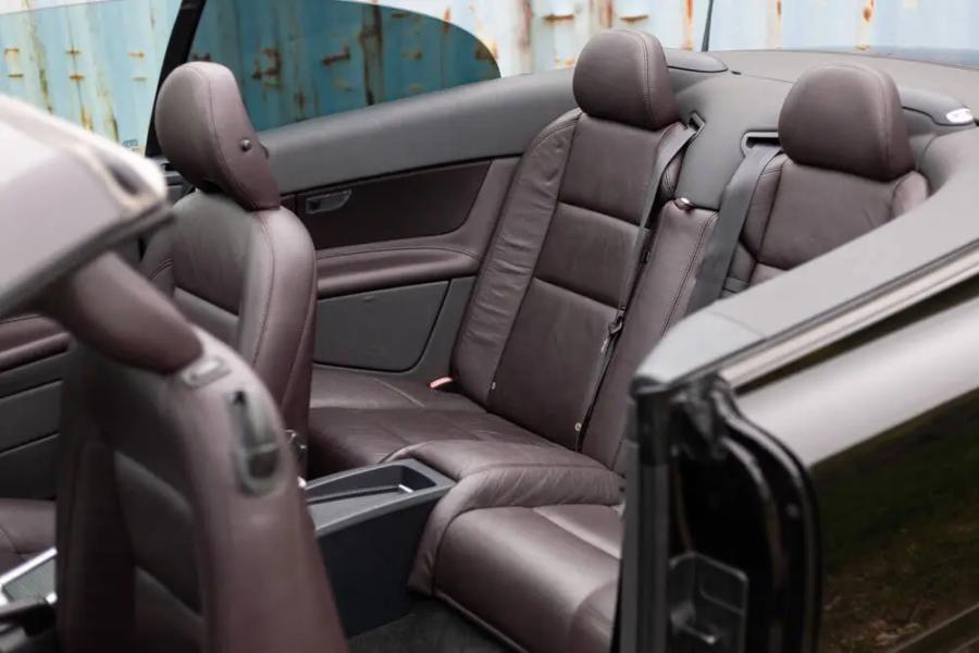 Melns Volvo C70 2011 Rīga, ar dzinēja tilpumu 2.00 L un nobraukumu 264 tūkst. km par 8995 €, foto 28 vietnē AUTOMOTO.COM.LV