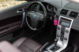 Melns Volvo C70 2011 Rīga, ar dzinēja tilpumu 2.00 L un nobraukumu 264 tūkst. km par 8995 €, foto 30 vietnē AUTOMOTO.COM.LV