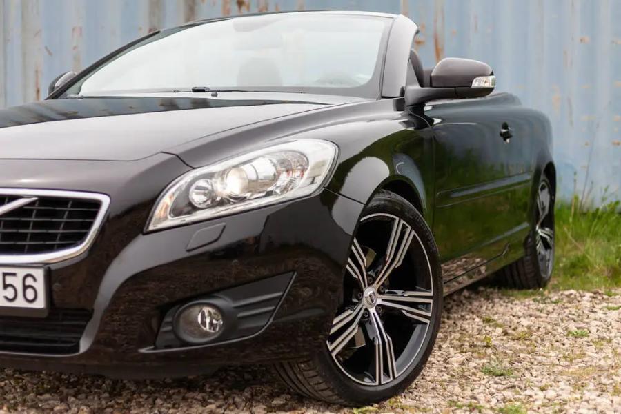 Melns Volvo C70 2011 Rīga, ar dzinēja tilpumu 2.00 L un nobraukumu 264 tūkst. km par 8995 €, foto 36 vietnē AUTOMOTO.COM.LV