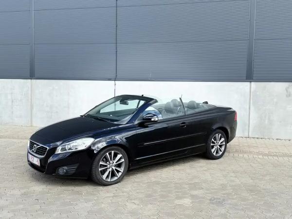 Melns Volvo C70 2011 Rīga, ar dzinēja tilpumu 2.00 L un nobraukumu 269 tūkst. km par 7290 €, foto 1 vietnē AUTOMOTO.COM.LV