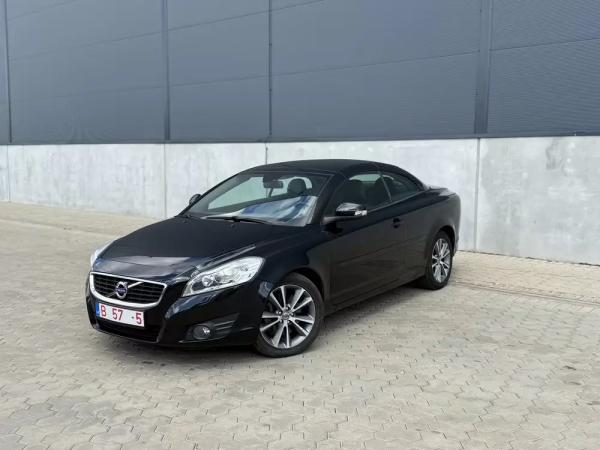 Melns Volvo C70 2011 Rīga, ar dzinēja tilpumu 2.00 L un nobraukumu 269 tūkst. km par 7290 €, foto 2 vietnē AUTOMOTO.COM.LV