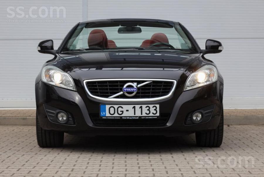 Black Volvo C70 2012 in Riga, with an engine capacity of 2.00 L and mileage of 0 thousand km for 6995 €, photo 4 on AUTOMOTO.COM.LV