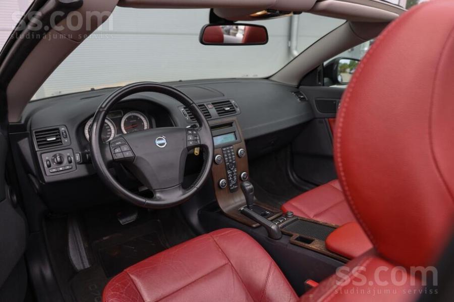 Black Volvo C70 2012 in Riga, with an engine capacity of 2.00 L and mileage of 0 thousand km for 6995 €, photo 12 on AUTOMOTO.COM.LV