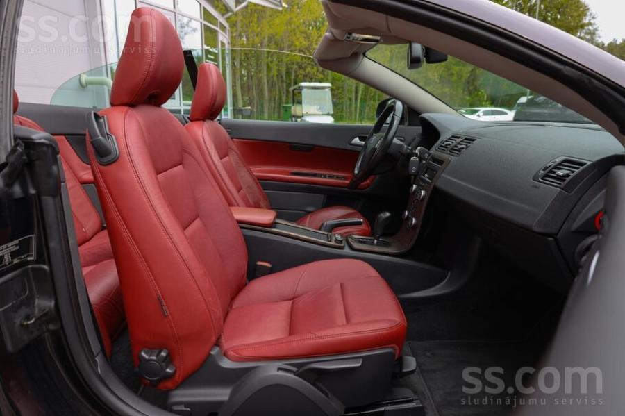 Black Volvo C70 2012 in Riga, with an engine capacity of 2.00 L and mileage of 0 thousand km for 6995 €, photo 15 on AUTOMOTO.COM.LV