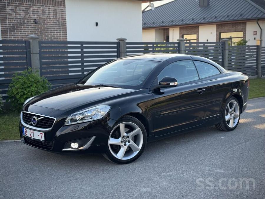 Melns Volvo C70 2012 Jelgava, ar dzinēja tilpumu 2.00 L un nobraukumu 282 tūkst. km par 8250 €, foto 1 vietnē AUTOMOTO.COM.LV