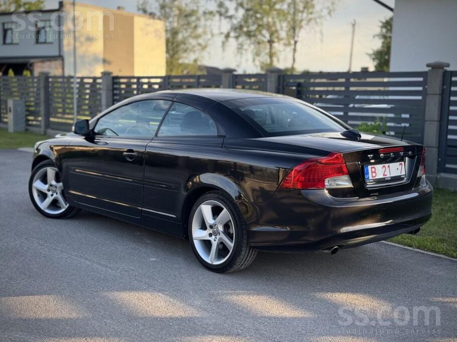 Melns Volvo C70 2012 Jelgava, ar dzinēja tilpumu 2.00 L un nobraukumu 282 tūkst. km par 8250 €, foto 5 vietnē AUTOMOTO.COM.LV