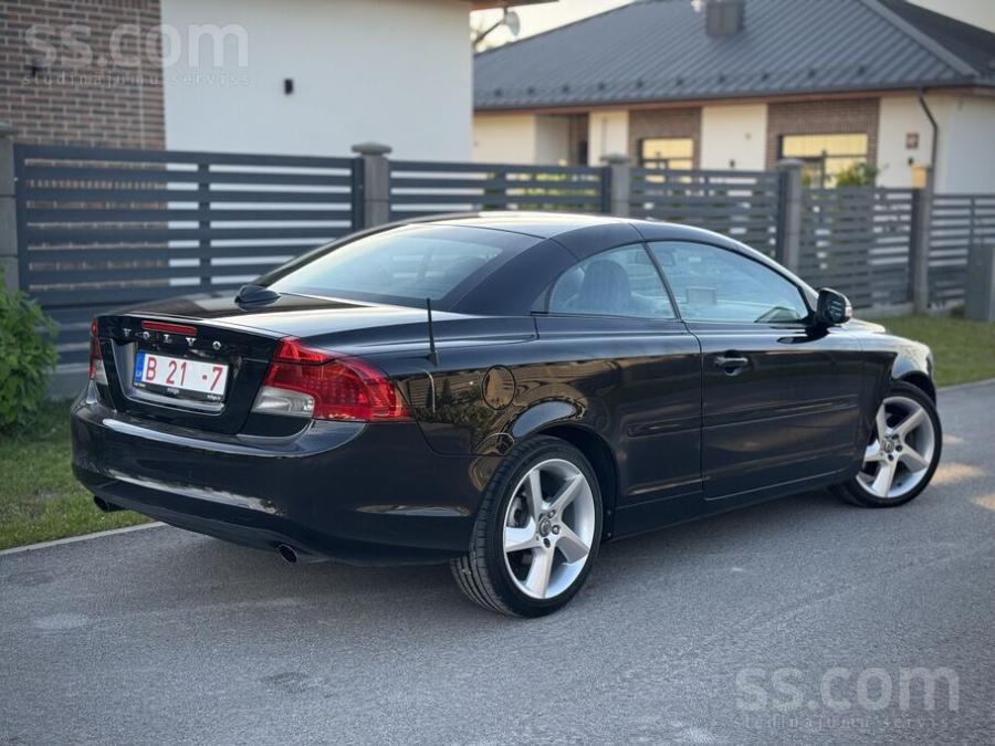 Melns Volvo C70 2012 Jelgava, ar dzinēja tilpumu 2.00 L un nobraukumu 282 tūkst. km par 8250 €, foto 10 vietnē AUTOMOTO.COM.LV
