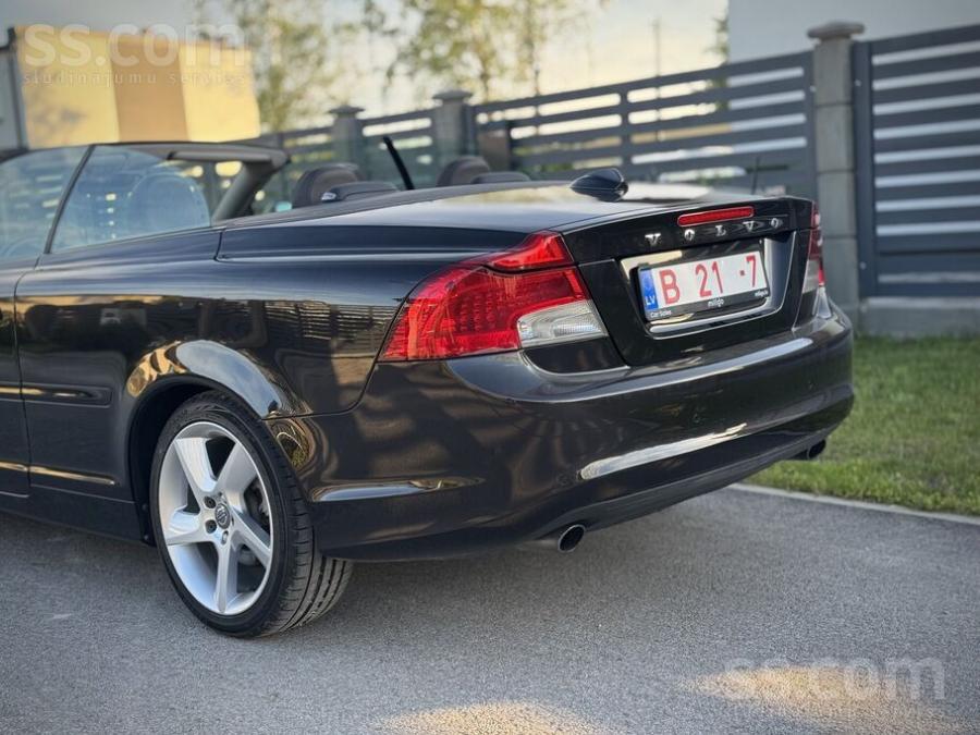 Melns Volvo C70 2012 Jelgava, ar dzinēja tilpumu 2.00 L un nobraukumu 282 tūkst. km par 8250 €, foto 11 vietnē AUTOMOTO.COM.LV
