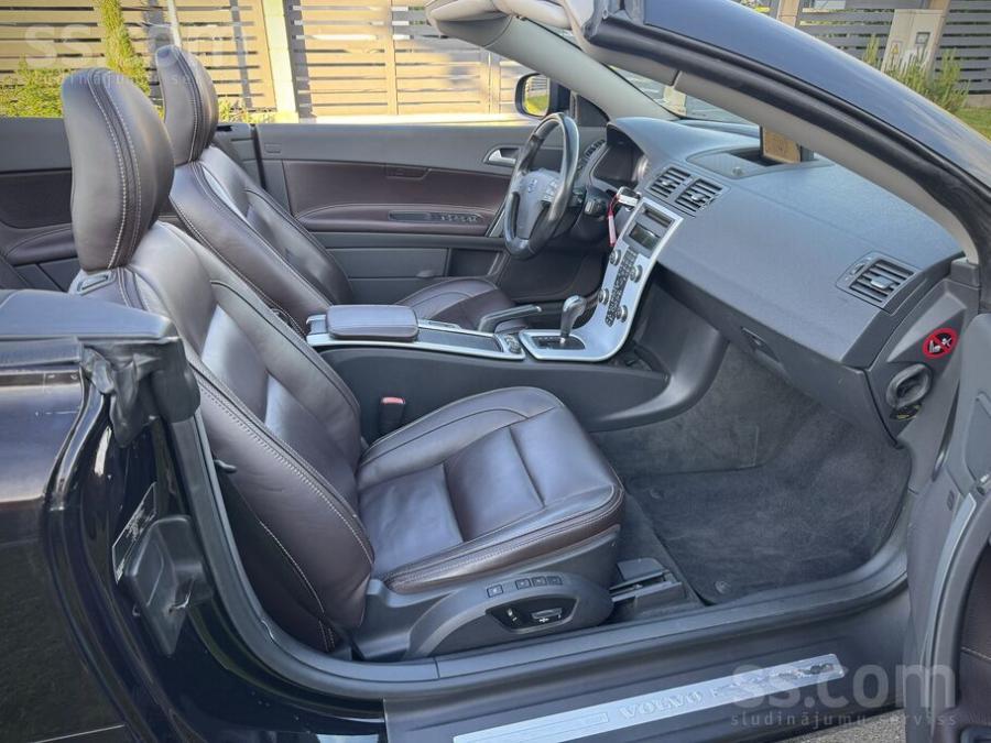 Melns Volvo C70 2012 Jelgava, ar dzinēja tilpumu 2.00 L un nobraukumu 282 tūkst. km par 8250 €, foto 16 vietnē AUTOMOTO.COM.LV