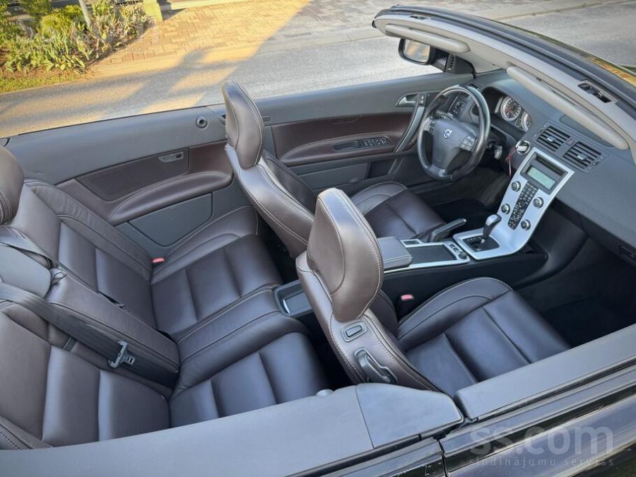 Melns Volvo C70 2012 Jelgava, ar dzinēja tilpumu 2.00 L un nobraukumu 282 tūkst. km par 8250 €, foto 18 vietnē AUTOMOTO.COM.LV