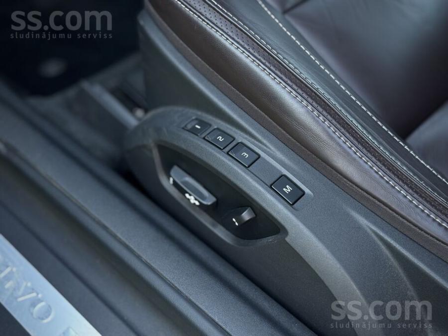 Melns Volvo C70 2012 Jelgava, ar dzinēja tilpumu 2.00 L un nobraukumu 282 tūkst. km par 8250 €, foto 20 vietnē AUTOMOTO.COM.LV