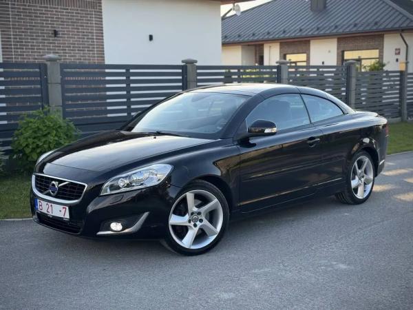 Black Volvo C70 2012 in Jelgava, with an engine capacity of 2.00 L and mileage of 282 thousand km for 8250 €, photo 1 on AUTOMOTO.COM.LV
