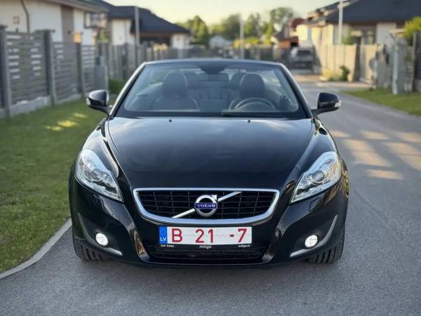 Black Volvo C70 2012 in Jelgava, with an engine capacity of 2.00 L and mileage of 282 thousand km for 8250 €, photo 6 on AUTOMOTO.COM.LV