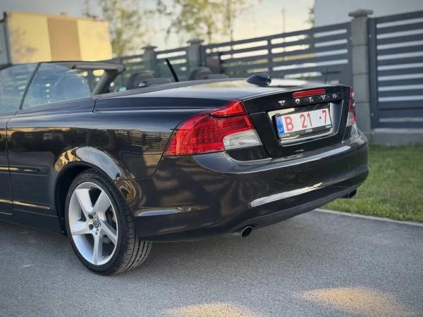 Black Volvo C70 2012 in Jelgava, with an engine capacity of 2.00 L and mileage of 282 thousand km for 8250 €, photo 10 on AUTOMOTO.COM.LV