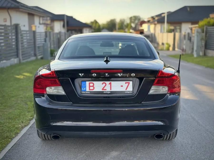 Black Volvo C70 2012 in Jelgava, with an engine capacity of 2.00 L and mileage of 282 thousand km for 8250 €, photo 12 on AUTOMOTO.COM.LV