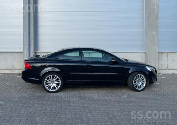 Melns Volvo C70 2014 Rīga, ar dzinēja tilpumu 2.00 L un nobraukumu 171 tūkst. km par 9900 €, foto 3 vietnē AUTOMOTO.COM.LV