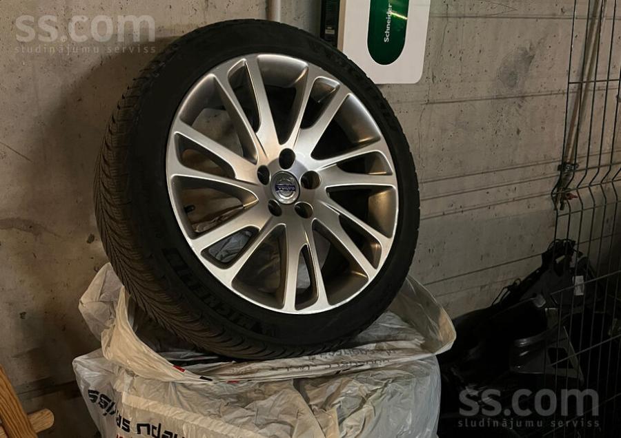 Melns Volvo C70 2014 Rīga, ar dzinēja tilpumu 2.00 L un nobraukumu 171 tūkst. km par 9900 €, foto 16 vietnē AUTOMOTO.COM.LV