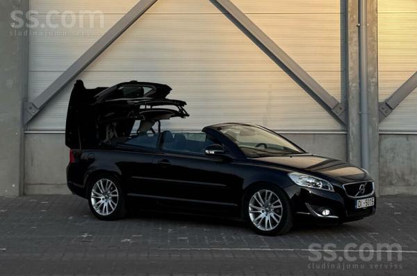 Melns Volvo C70 2014 Rīga, ar dzinēja tilpumu 2.00 L un nobraukumu 171 tūkst. km par 9500 €, foto 1 vietnē AUTOMOTO.COM.LV