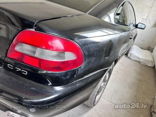 Black Volvo C70 1998 in Tallinn, with an engine capacity of 2.40 L and mileage of 0 thousand km for 850 €, photo 6 on AUTOMOTO.COM.LV