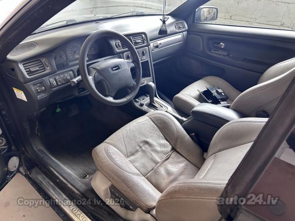 Black Volvo C70 1998 in Tallinn, with an engine capacity of 2.40 L and mileage of 0 thousand km for 850 €, photo 8 on AUTOMOTO.COM.LV