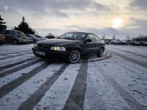Melns Volvo C70 2000 Panevēža, ar dzinēja tilpumu 2.44 L un nobraukumu 270 tūkst. km par 2800 €, foto 13 vietnē AUTOMOTO.COM.LV