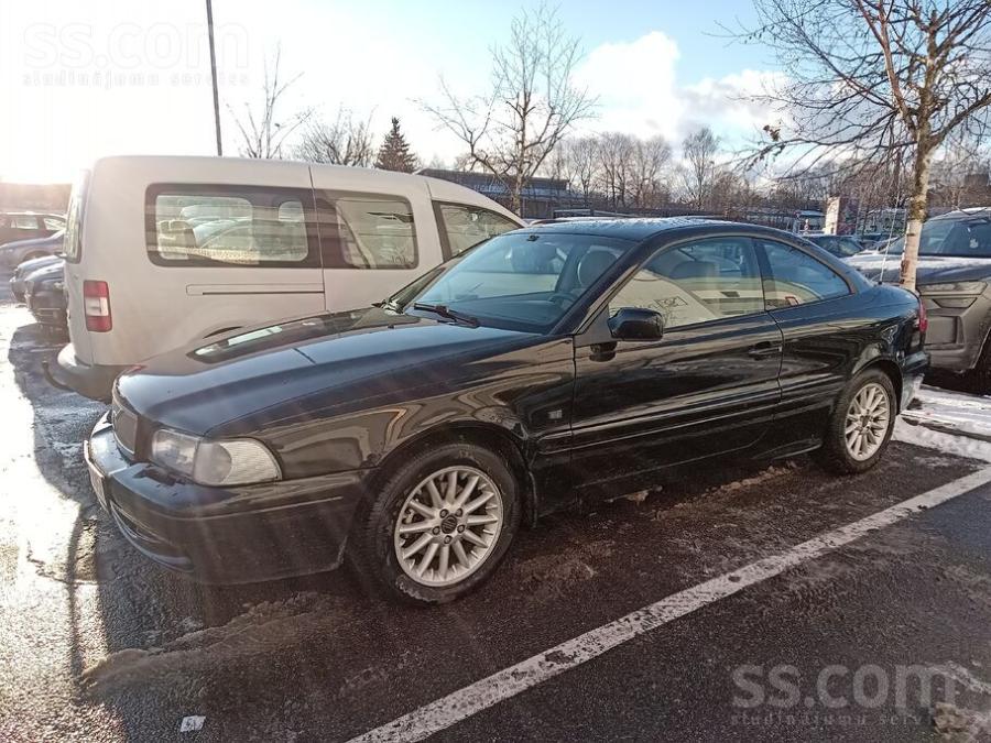 Melns Volvo C70 2000 Rīga, ar dzinēja tilpumu 2.40 L un nobraukumu 314 tūkst. km par 2500 €, foto 1 vietnē AUTOMOTO.COM.LV