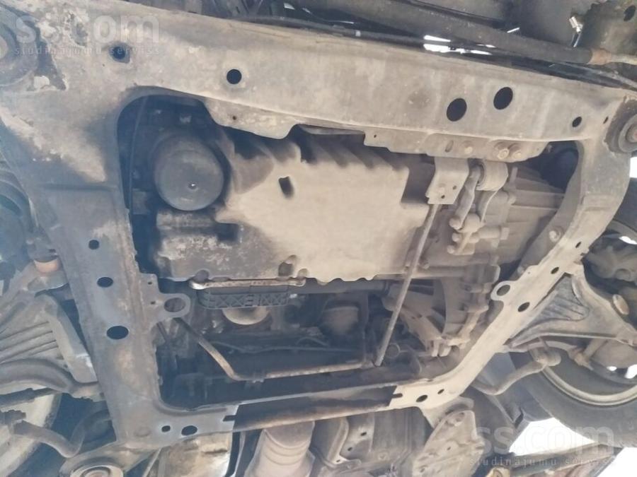 Melns Volvo C70 2000 Rīga, ar dzinēja tilpumu 2.40 L un nobraukumu 314 tūkst. km par 2500 €, foto 6 vietnē AUTOMOTO.COM.LV