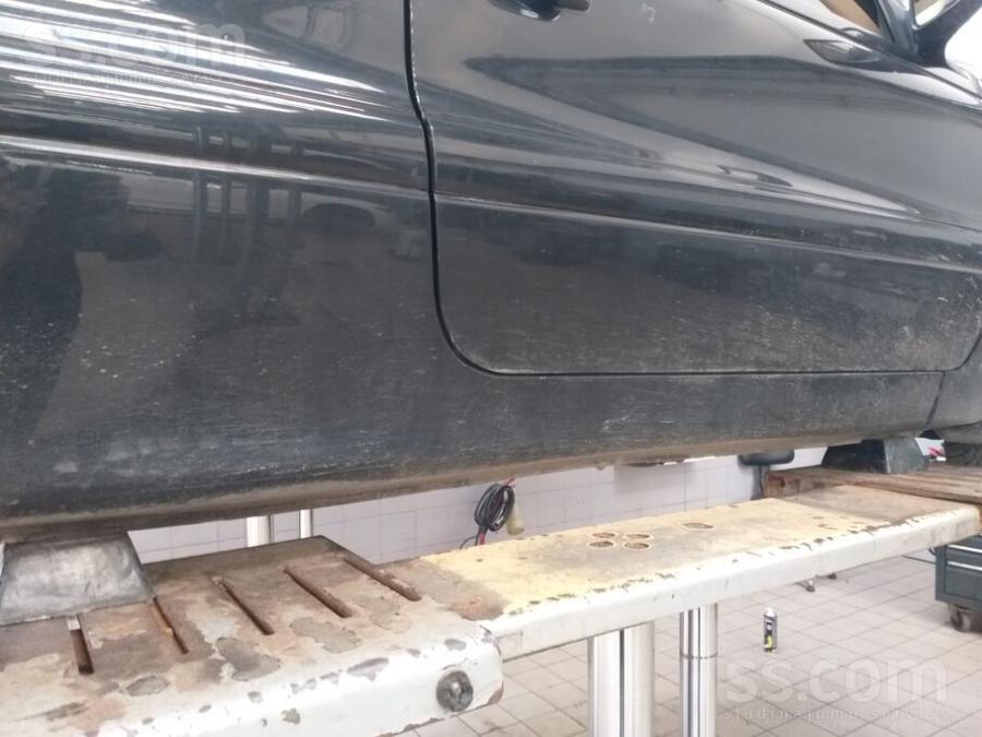 Melns Volvo C70 2000 Rīga, ar dzinēja tilpumu 2.40 L un nobraukumu 314 tūkst. km par 2500 €, foto 10 vietnē AUTOMOTO.COM.LV