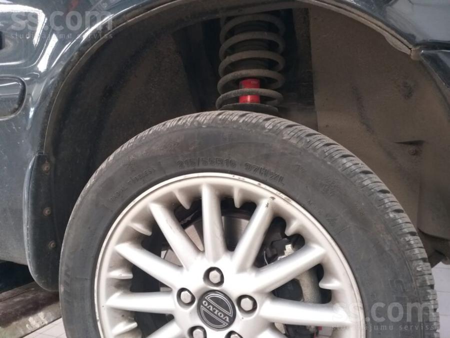 Melns Volvo C70 2000 Rīga, ar dzinēja tilpumu 2.40 L un nobraukumu 314 tūkst. km par 2500 €, foto 13 vietnē AUTOMOTO.COM.LV