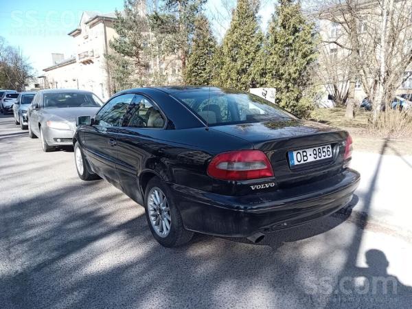 Melns Volvo C70 2000 Rīga, ar dzinēja tilpumu 2.40 L un nobraukumu 316 tūkst. km par 2500 €, foto 4 vietnē AUTOMOTO.COM.LV