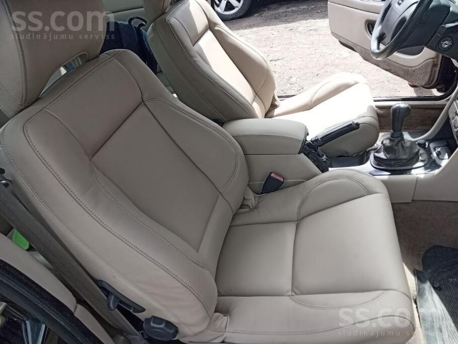 Melns Volvo C70 2000 Rīga, ar dzinēja tilpumu 2.40 L un nobraukumu 316 tūkst. km par 2500 €, foto 10 vietnē AUTOMOTO.COM.LV