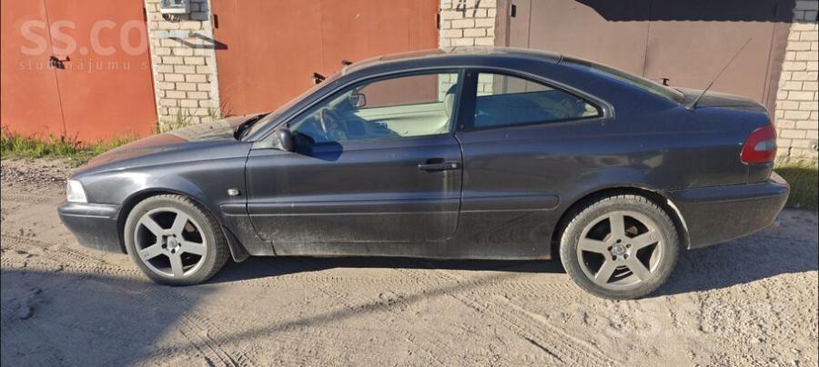 Melns Volvo C70 2001 Rīga, ar dzinēja tilpumu 2.50 L un nobraukumu 213 tūkst. km par 1300 €, foto 1 vietnē AUTOMOTO.COM.LV