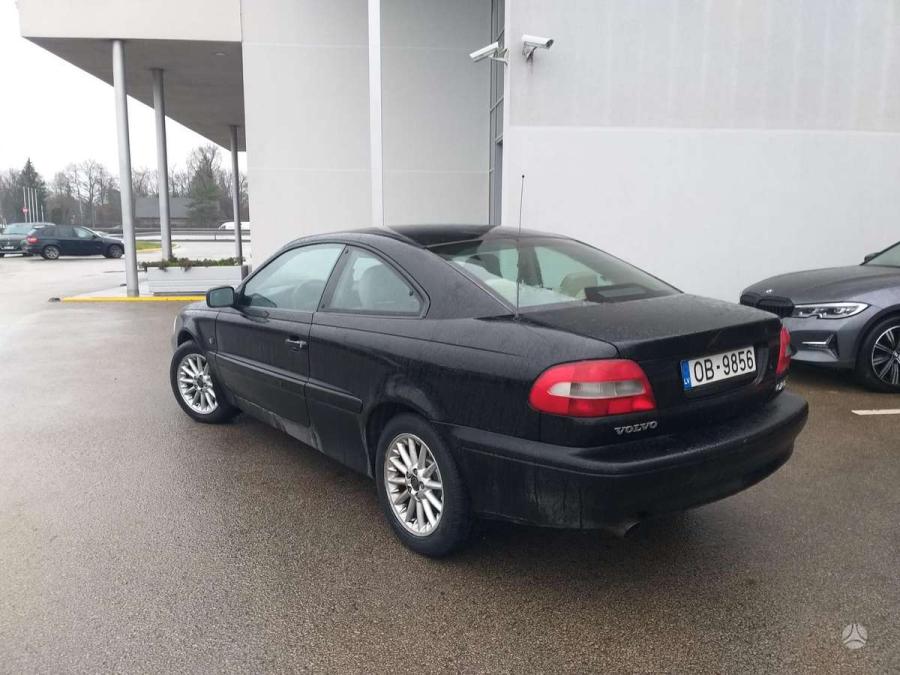 Melns Volvo C70 2010 Rīga, ar dzinēja tilpumu 2.44 L un nobraukumu 316 tūkst. km par 2500 €, foto 4 vietnē AUTOMOTO.COM.LV