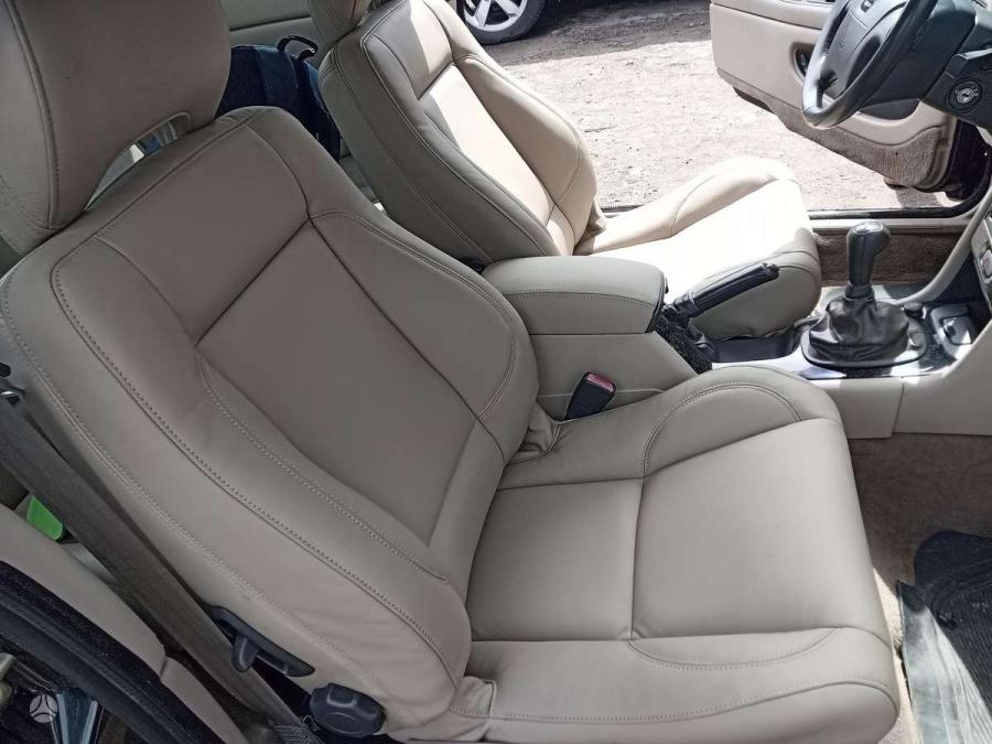 Melns Volvo C70 2010 Rīga, ar dzinēja tilpumu 2.44 L un nobraukumu 316 tūkst. km par 2500 €, foto 9 vietnē AUTOMOTO.COM.LV