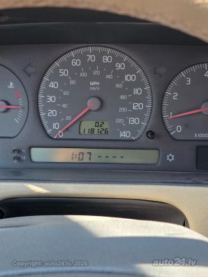 Blue Volvo C70 2000 in Parnu, with an engine capacity of 2.40 L and mileage of 190 thousand km for 2000 €, photo 5 on AUTOMOTO.COM.LV