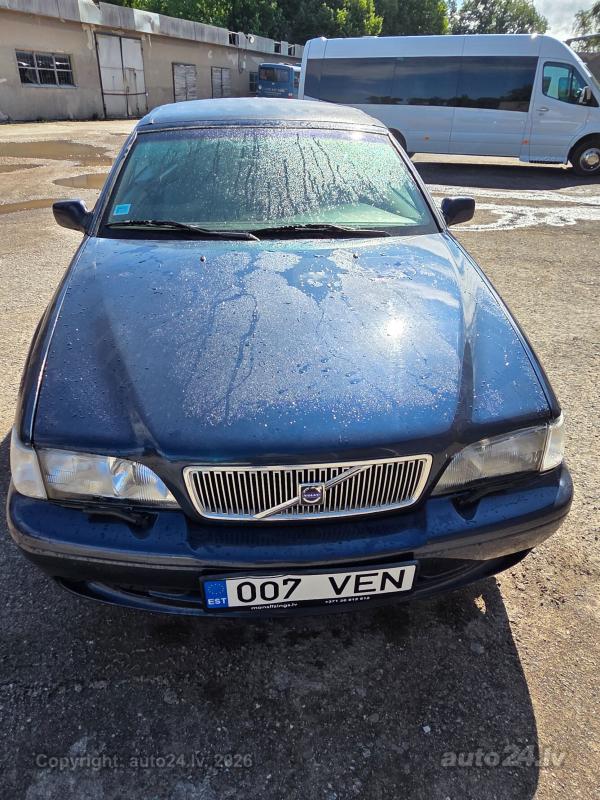 Blue Volvo C70 2000 in Parnu, with an engine capacity of 2.40 L and mileage of 190 thousand km for 2000 €, photo 7 on AUTOMOTO.COM.LV