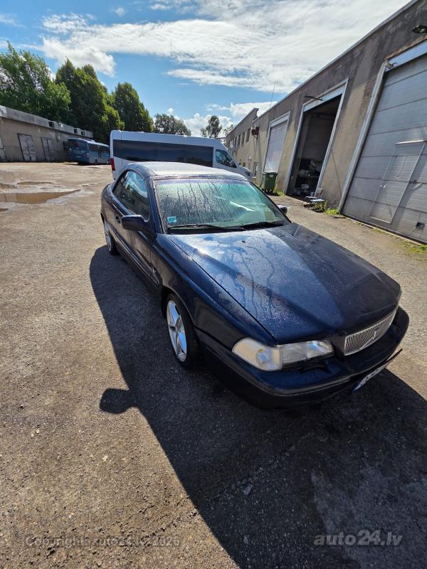 Blue Volvo C70 2000 in Parnu, with an engine capacity of 2.40 L and mileage of 190 thousand km for 2000 €, photo 9 on AUTOMOTO.COM.LV
