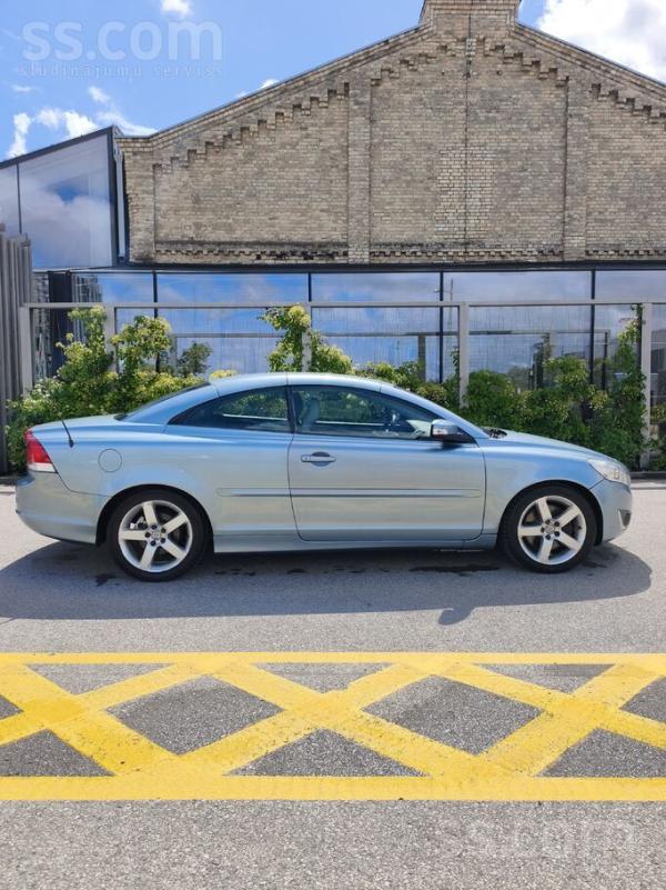 Zils Volvo C70 2008 Rīga, ar dzinēja tilpumu 2.00 L un nobraukumu 252 tūkst. km par 4800 €, foto 2 vietnē AUTOMOTO.COM.LV