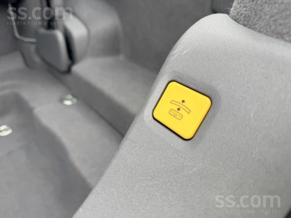 Синий Вольво Ц70 2012 в Рига, объемом двигателя 2.00 л и пробегом 270 тыс. км за 7495 €, фото 7 на AUTOMOTO.COM.LV