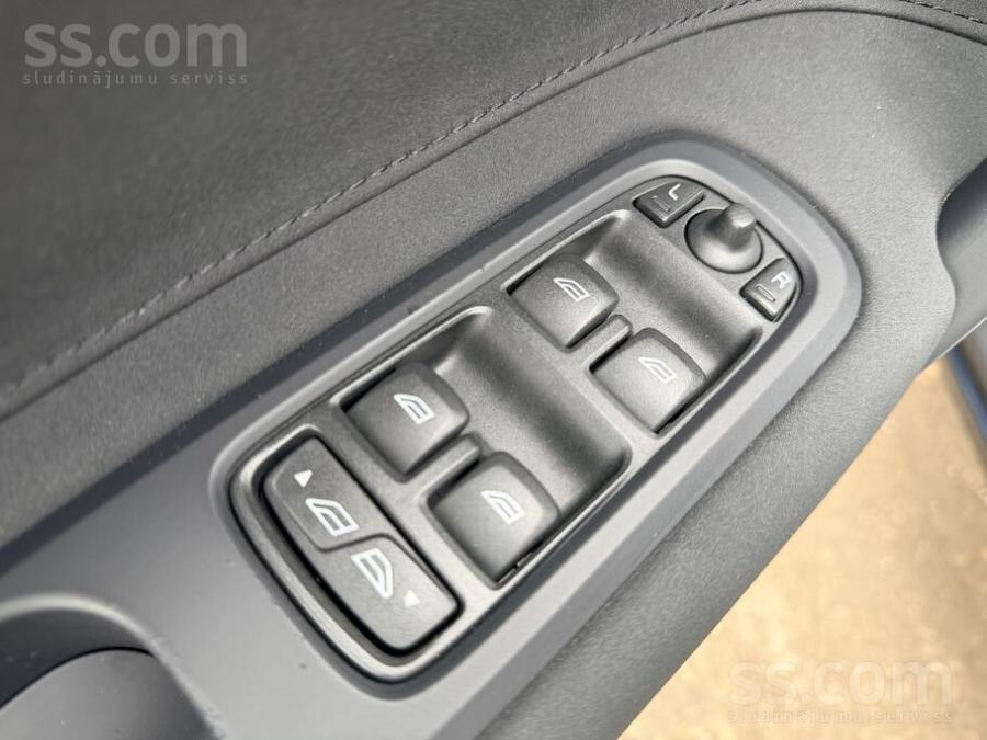 Blue Volvo C70 2012 in Riga, with an engine capacity of 2.00 L and mileage of 270 thousand km for 7495 €, photo 15 on AUTOMOTO.COM.LV