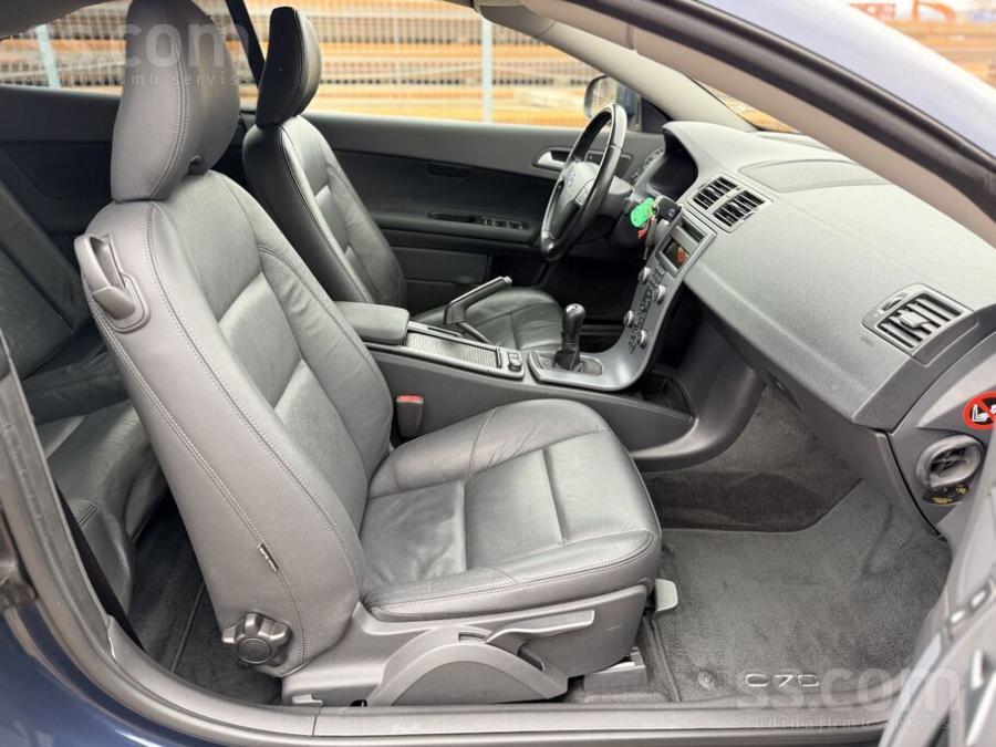 Blue Volvo C70 2012 in Riga, with an engine capacity of 2.00 L and mileage of 270 thousand km for 7495 €, photo 16 on AUTOMOTO.COM.LV