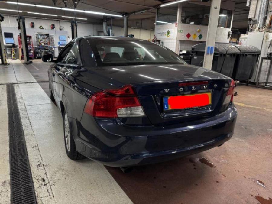 Blue Volvo C70 2012 in Riga, with an engine capacity of 2.00 L and mileage of 265 thousand km for 7495 €, photo 3 on AUTOMOTO.COM.LV
