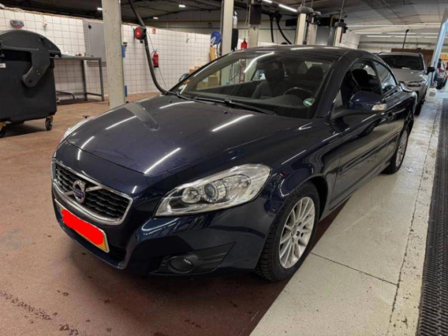 Blue Volvo C70 2012 in Riga, with an engine capacity of 2.00 L and mileage of 265 thousand km for 7495 €, photo 4 on AUTOMOTO.COM.LV