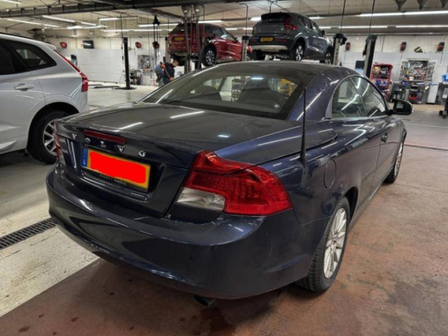 Blue Volvo C70 2012 in Riga, with an engine capacity of 2.00 L and mileage of 265 thousand km for 7495 €, photo 5 on AUTOMOTO.COM.LV